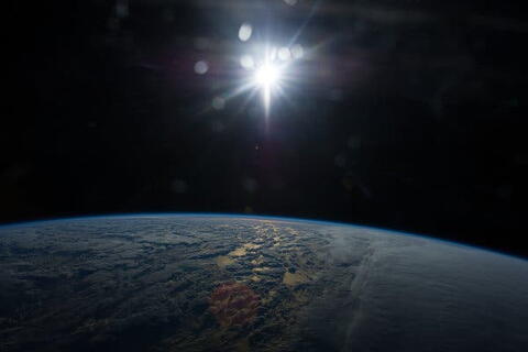 Perihelion and Aphelion: How Far Is the Sun from Earth? | The Old ...